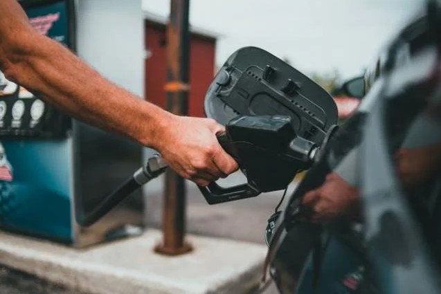 Conoce la gasolina que se vende a más de RD$600 por galón en el país